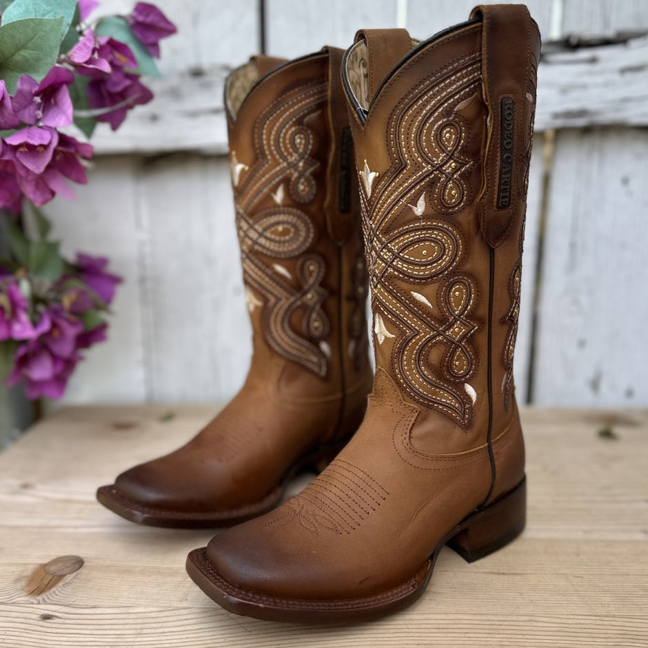 Botas Cowboy para Mujer: Colección Auténtica para Damas con Estilo ...